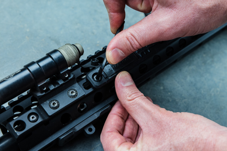 Magpul M-LOK Tape Switch Mounting Plate – SureFire ST – T.REX ARMS