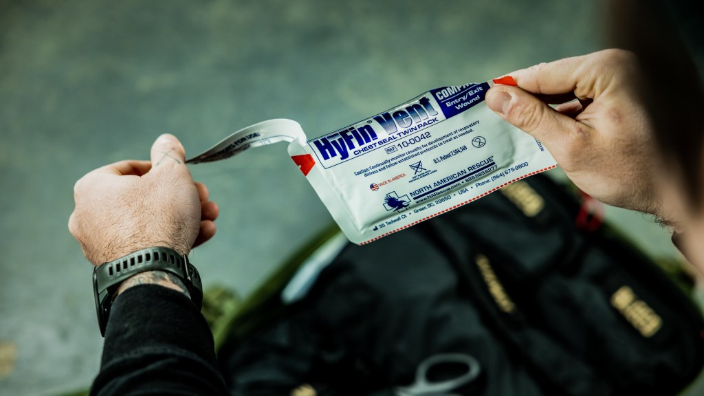 NAR HyFin Vent Compact Chest Seal – T.REX ARMS