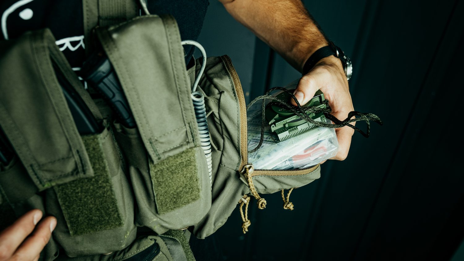 T.REX Vertical GP Pouch – T.REX ARMS