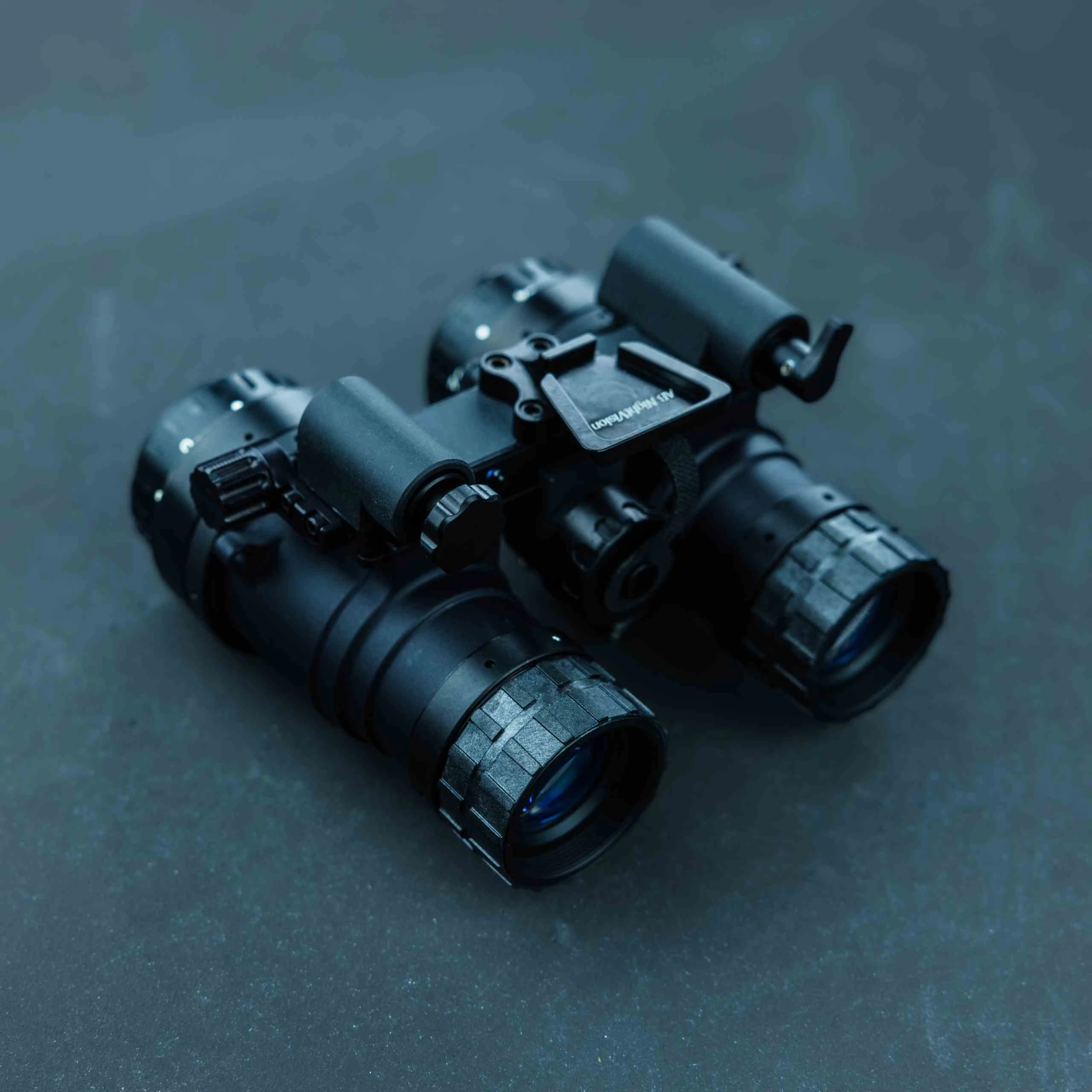 RNVG-VG (Variable Gain Ruggedized Night Vision Goggle) – T.REX ARMS
