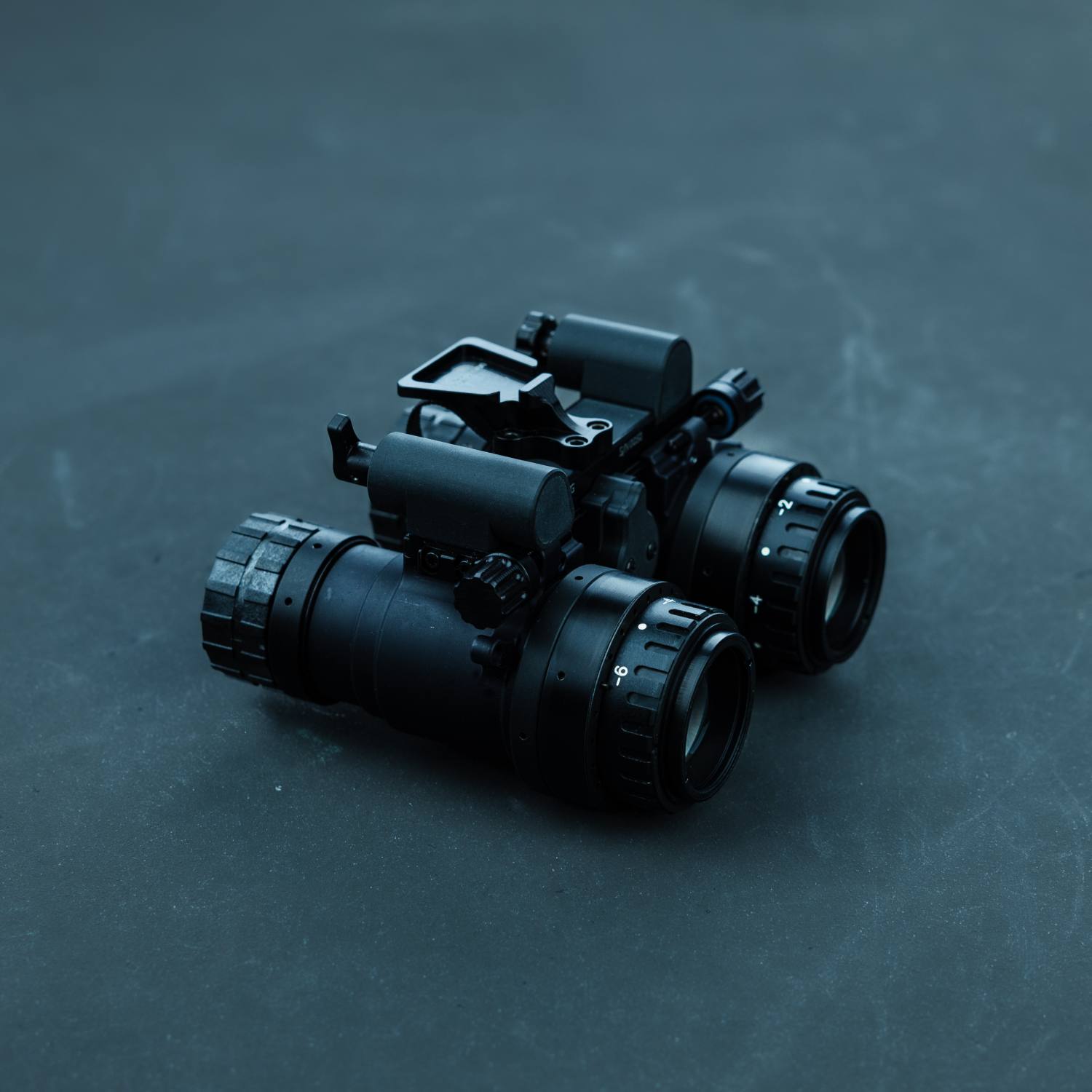 RNVG-VG (Variable Gain Ruggedized Night Vision Goggle) – T.REX ARMS