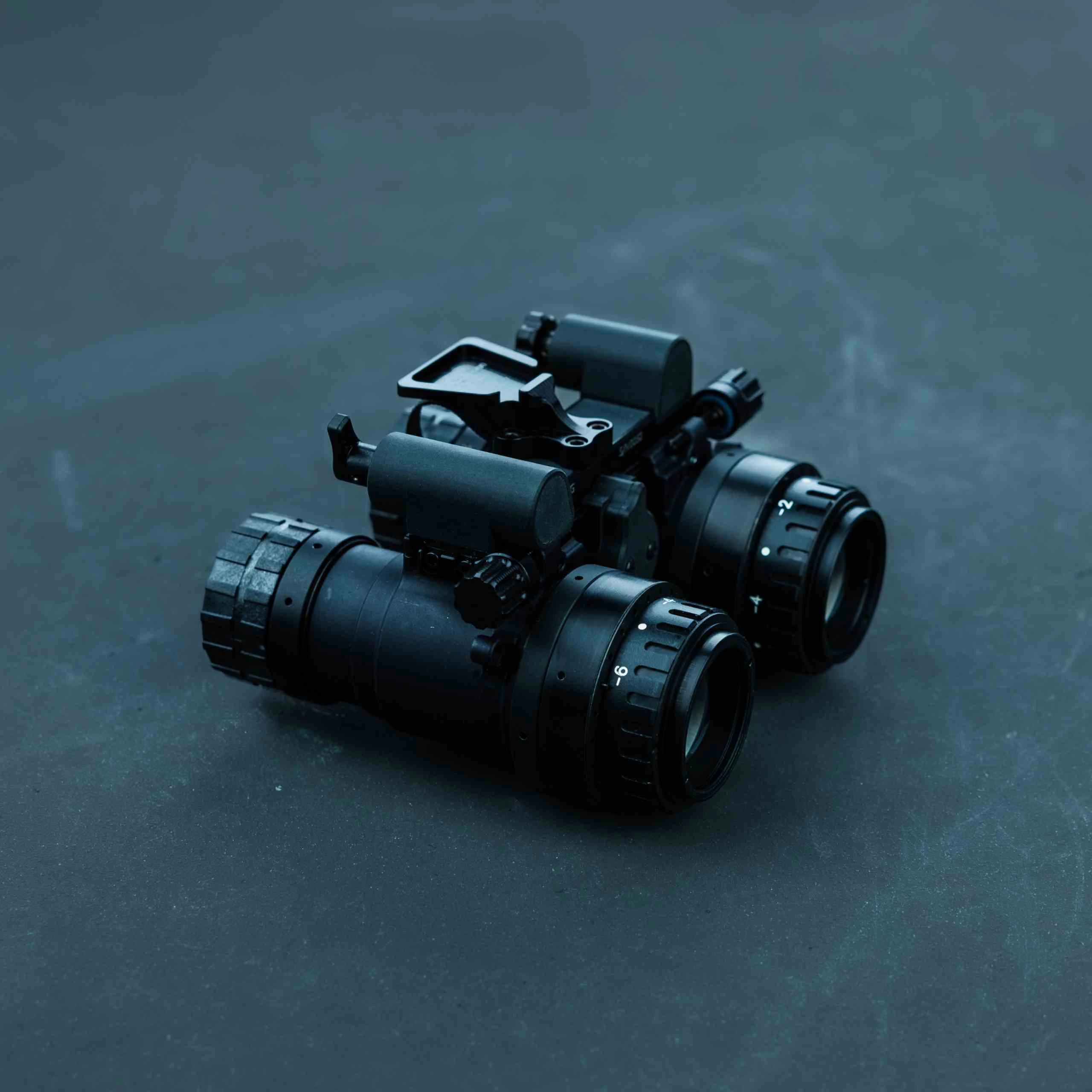 RNVG-VG (Variable Gain Ruggedized Night Vision Goggle) – T.REX ARMS