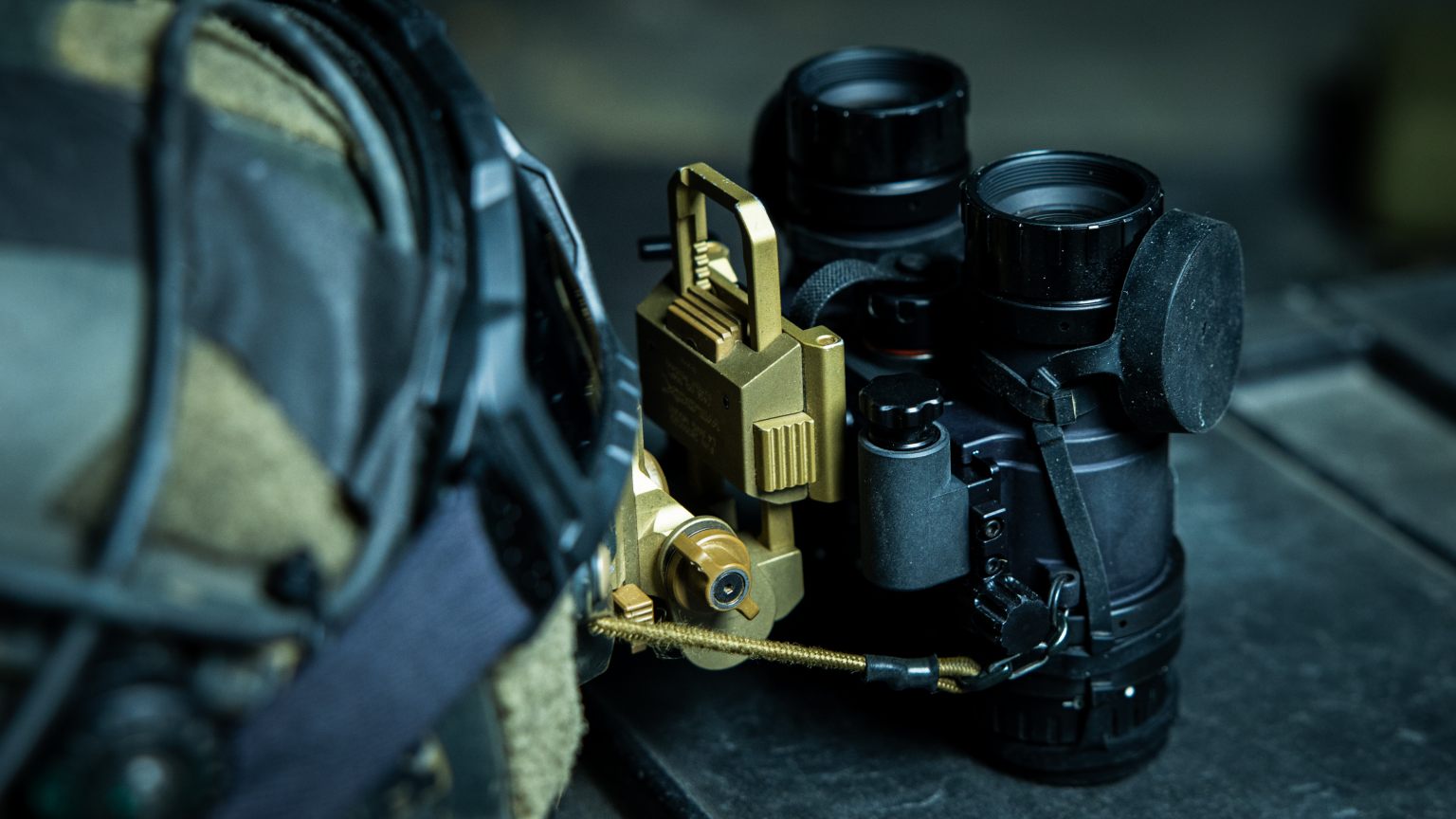 RNVG-VG (Variable Gain Ruggedized Night Vision Goggle) – T.REX ARMS